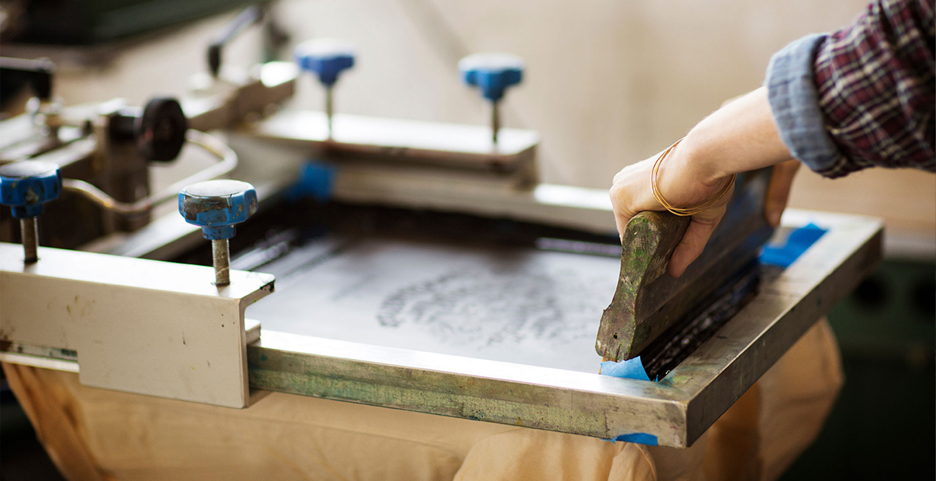 Wie funktioniert Siebdruck? Grundlagen des Verfahrens